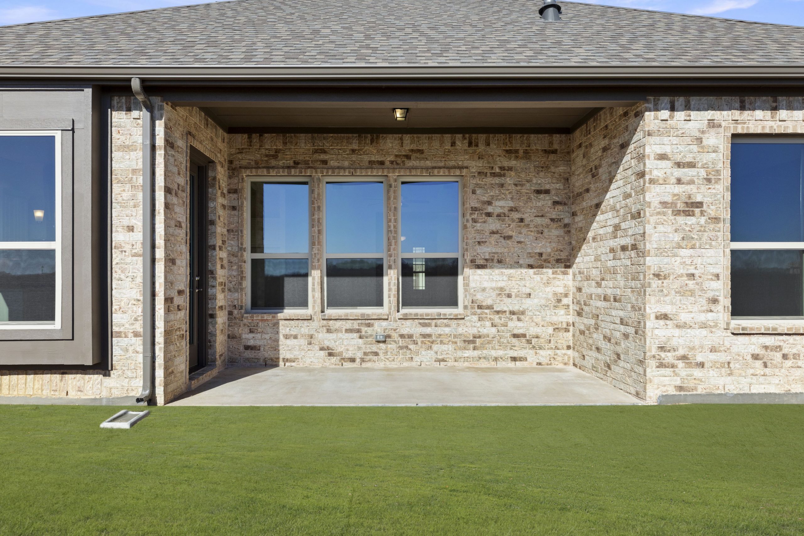 1328 David Drive – Ready Now!