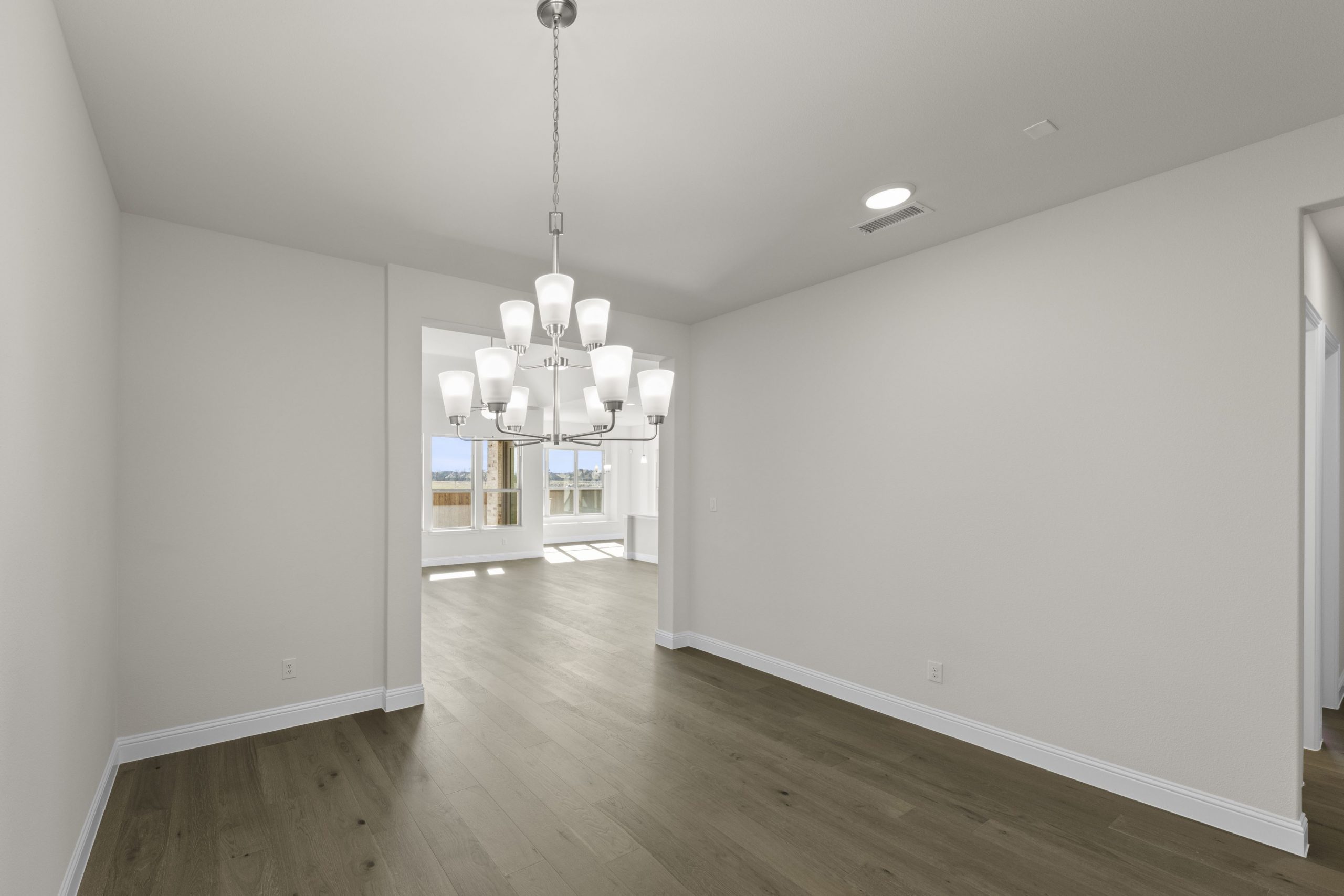 1328 David Drive – Ready Now!